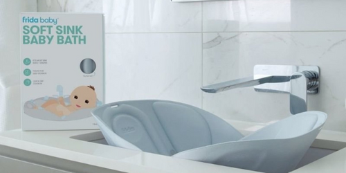 The Ultimate Guide to Baby’s First Bath | Snuggle Bugz | Learning Centre